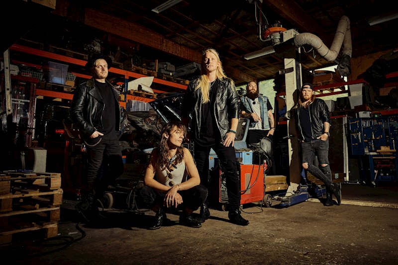 Album Review: Junkyard Drive - Look At Me Now Album Review: Junkyard Drive - Look At Me Now