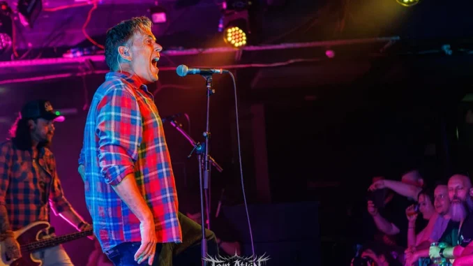 Live Gallery: A - Norwich - The Razor's Edge